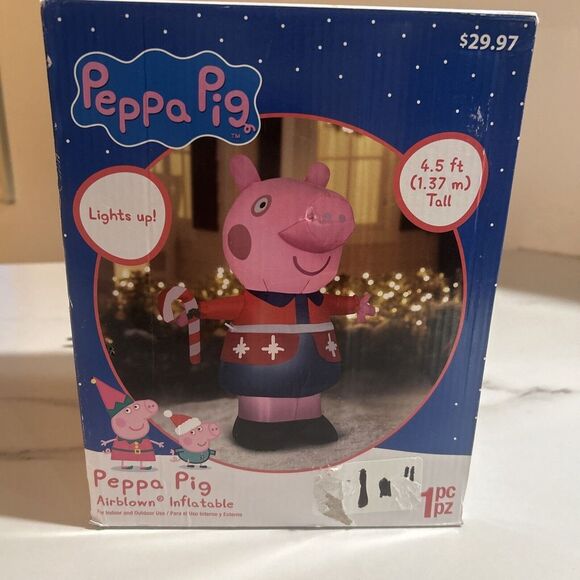 Gemmy | Holiday | Gemmy Peppa Pig In Christmas Outfit 45 Feet Tall ...